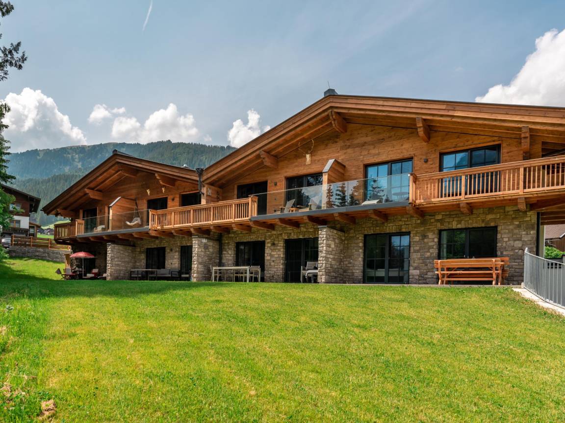 156 M² Chalet ∙ 4 Bedrooms ∙ 10 Guests - Werfenweng