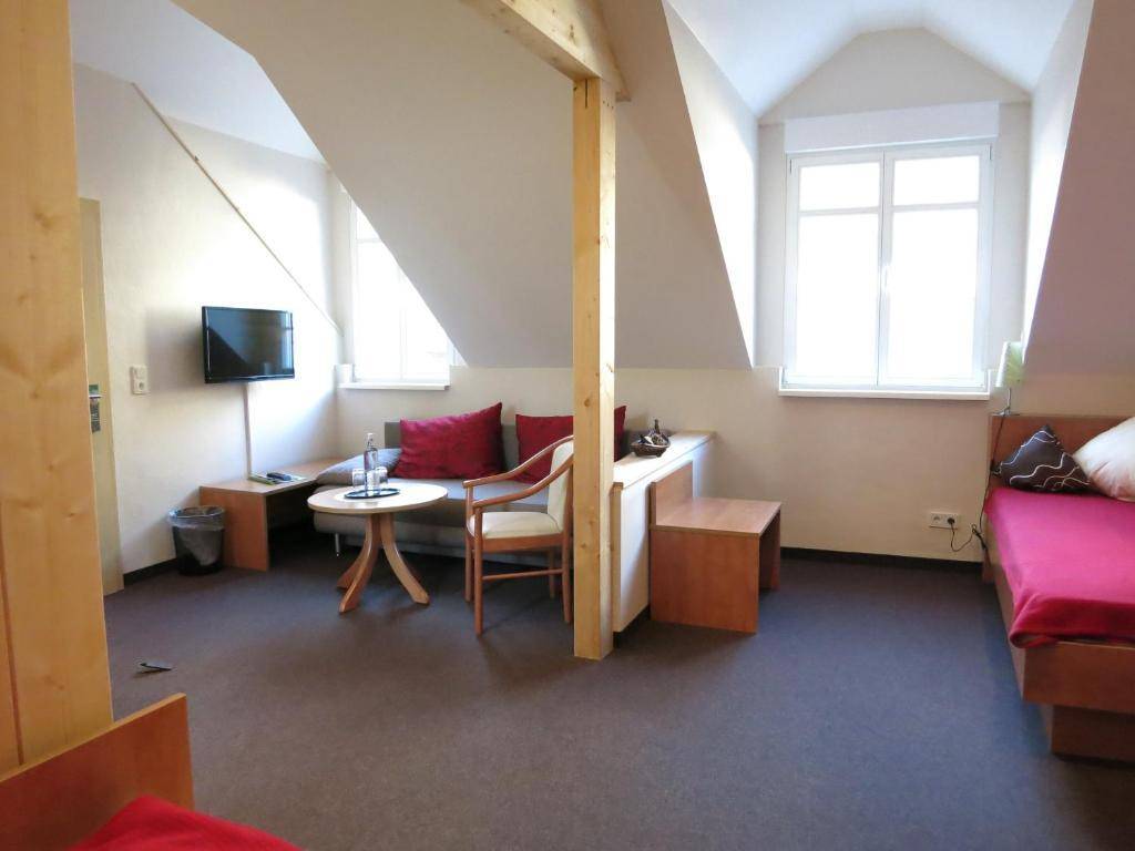 37 M² Hôtel ∙ 1 Chambre ∙ 5 Personnes - Taunusstein