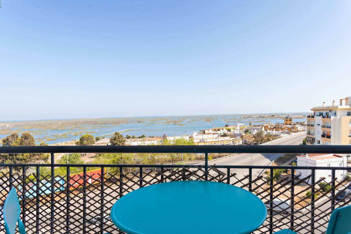 102 M² Apartment ∙ 2 Bedrooms ∙ 6 Guests - Faro
