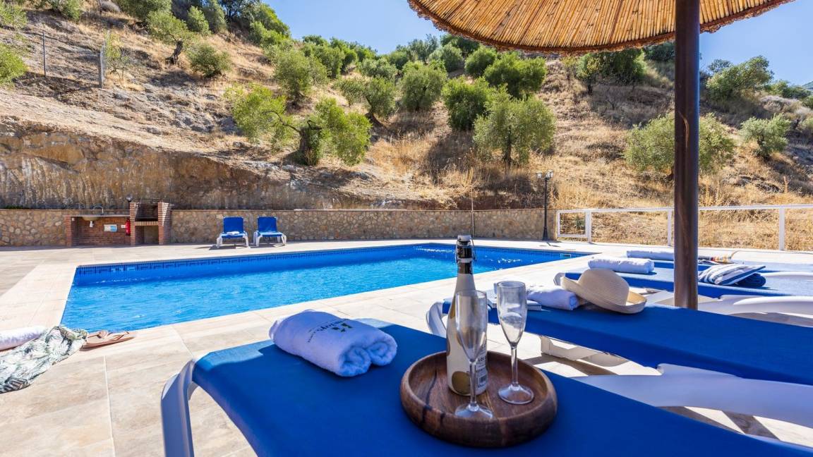 110 M² Casa ∙ 3 Habitaciones ∙ 6 Huéspedes - Olvera