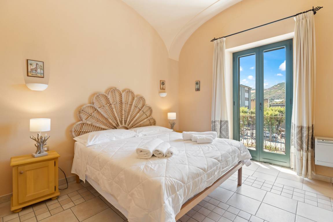 80 M² Appartement ∙ 2 Slaapkamers ∙ 6 Gasten - Bosa