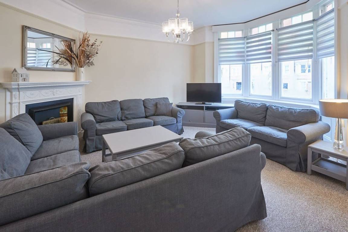 Apartment ∙ 5 Bedrooms ∙ 10 Guests - North Bay Promenade