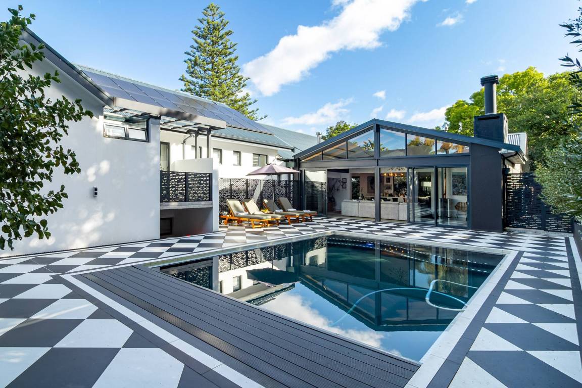 450 M² House ∙ 3 Bedrooms ∙ 6 Guests - Stellenbosch