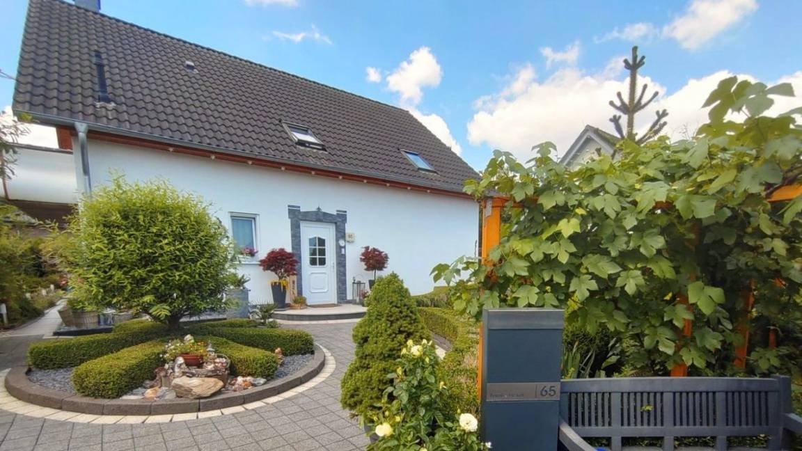 74 M² Ferienwohnung ∙ 2 Schlafzimmer ∙ 4 Gäste - Detmold