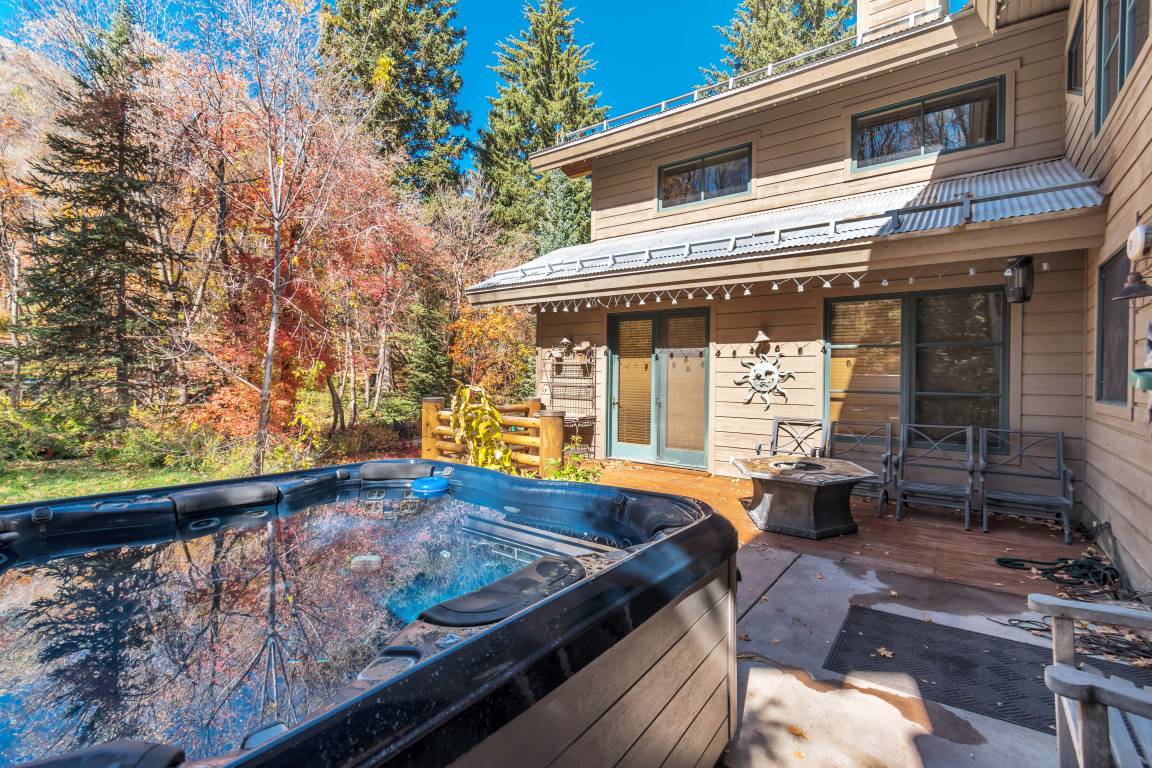 Cabin ∙ 5 Bedrooms ∙ 12 Guests - Sundance, UT