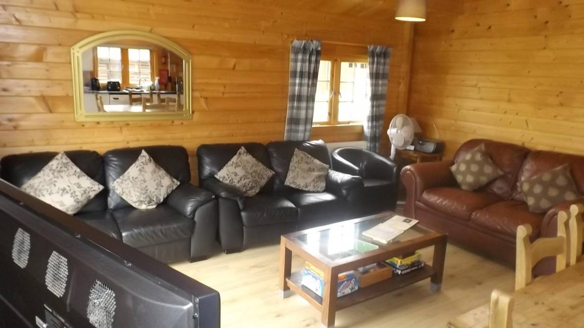 74 M² Cabin ∙ 3 Bedrooms ∙ 7 Guests - Warwickshire