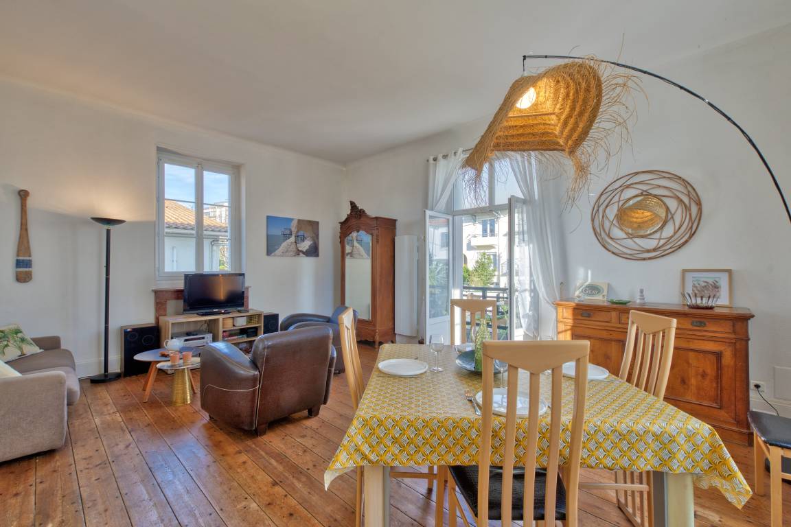 70 M² Appartement ∙ 2 Chambres ∙ 4 Personnes - Royan
