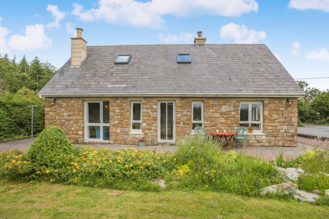 Cottage ∙ 3 Bedrooms ∙ 6 Guests - County Donegal