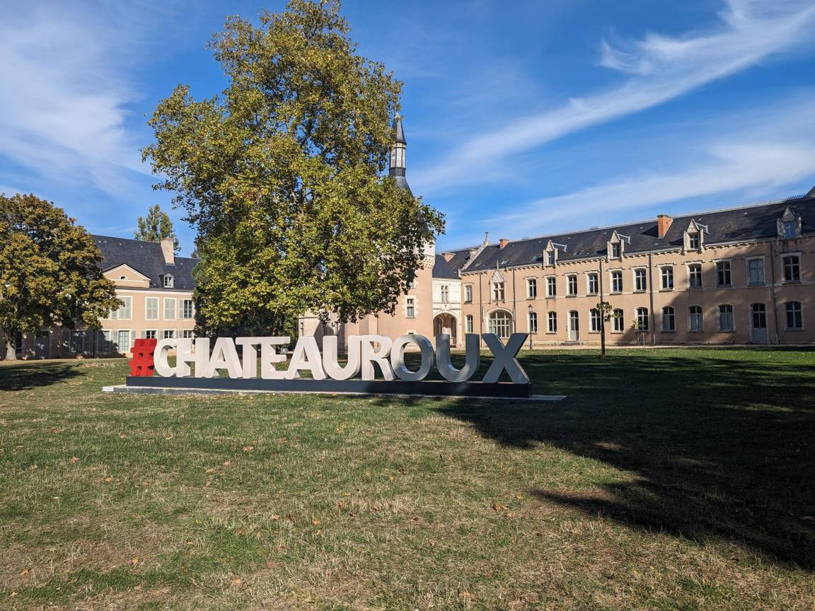 83 M² Apartamento ∙ 1 Habitación ∙ 2 Huéspedes - Châteauroux