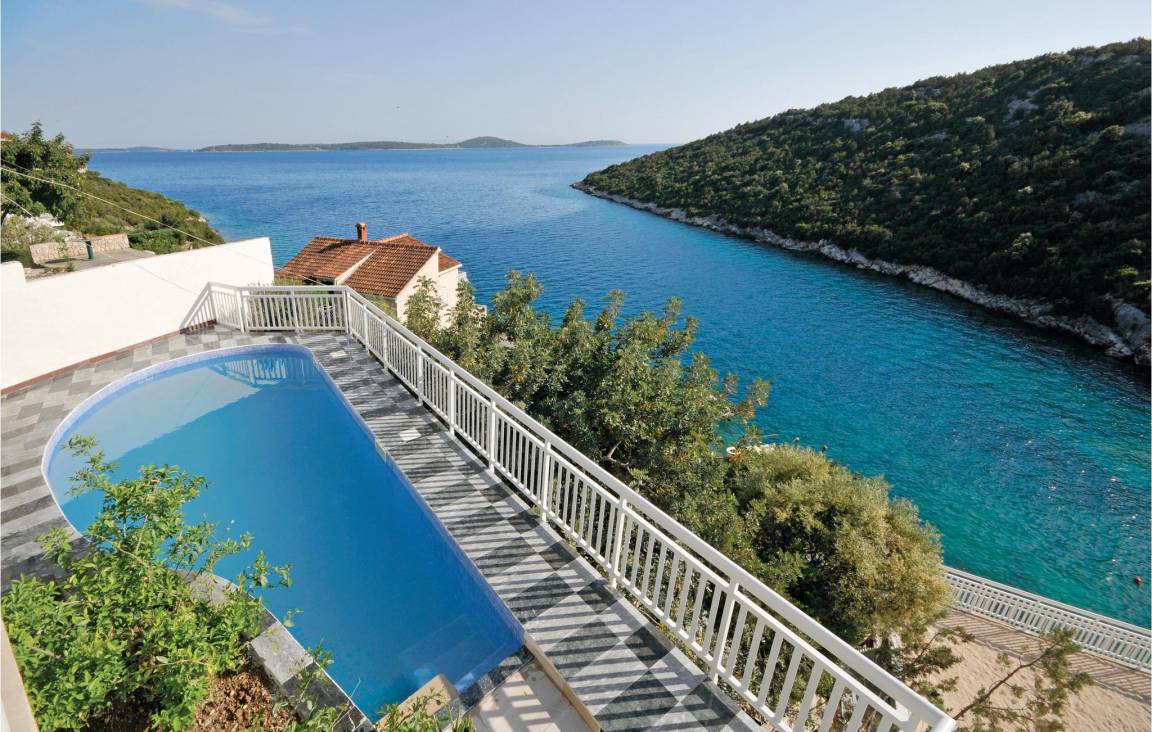 356 M² Ferienhaus ∙ 7 Schlafzimmer ∙ 14 Gäste - Kroatien