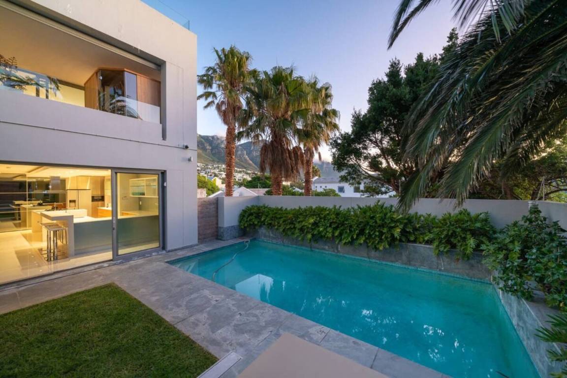 350 M² Villa ∙ 4 Bedrooms ∙ 8 Guests - Camps Bay