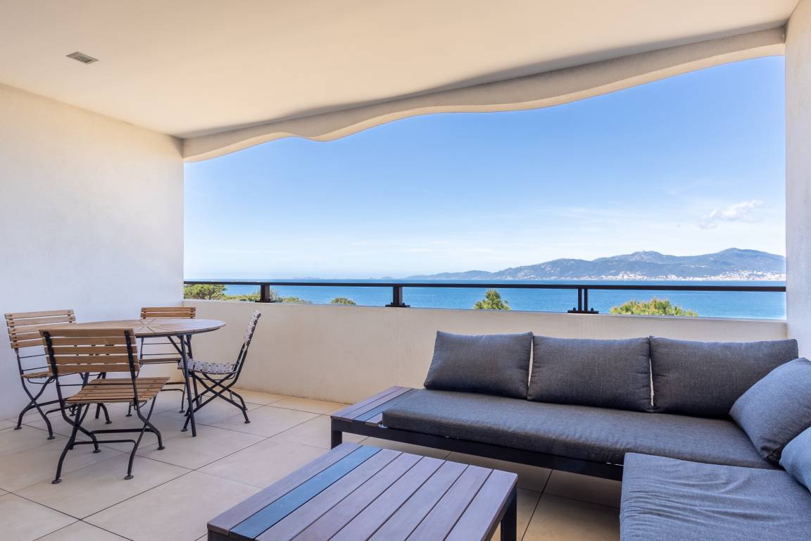 43 M² Ferienwohnung ∙ 1 Schlafzimmer ∙ 4 Gäste - Porticcio
