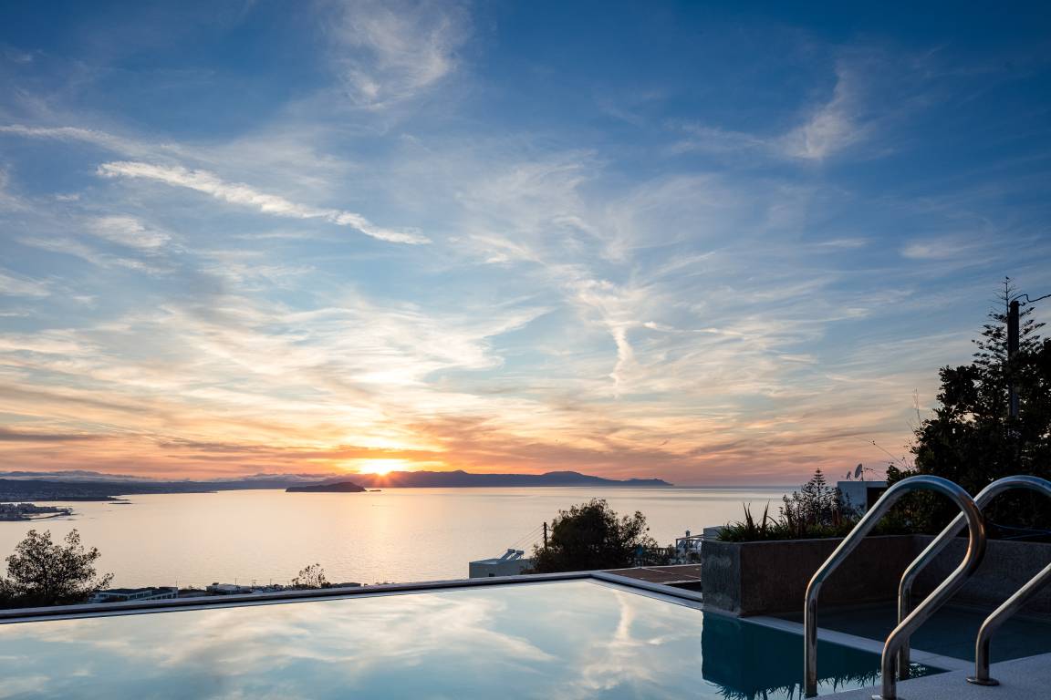 140 M² Villa ∙ 3 Bedrooms ∙ 8 Guests - Chania