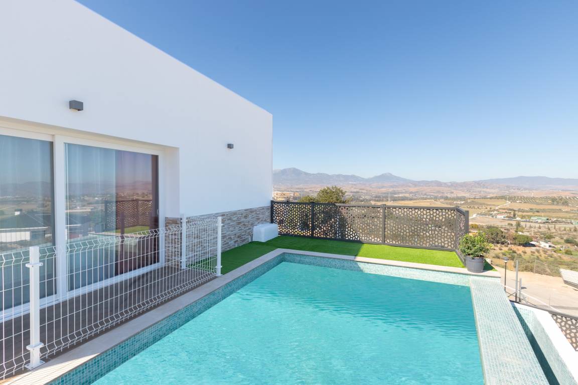 120 M² Villa ∙ 3 Habitaciones ∙ 6 Huéspedes - Coín