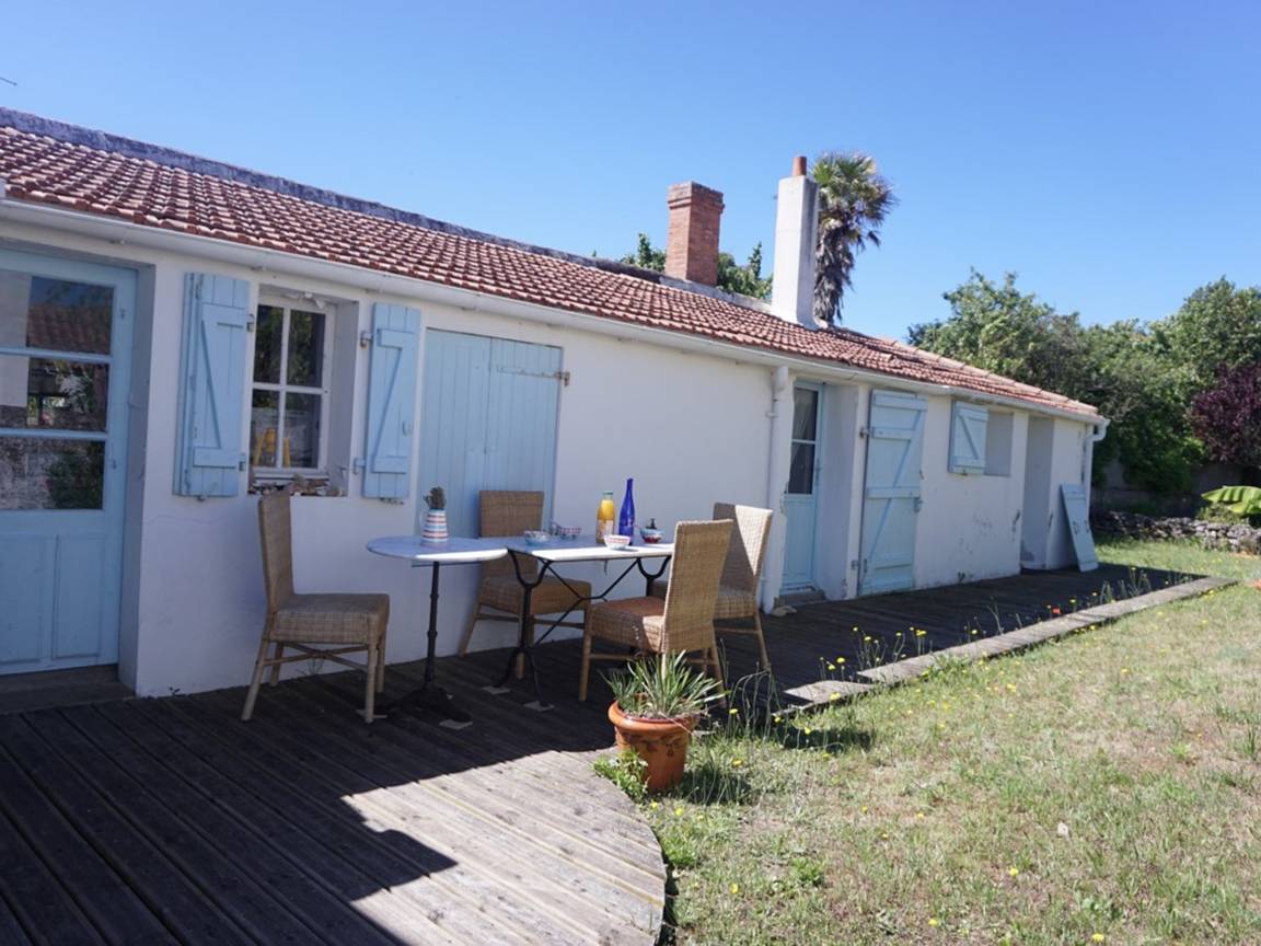 70 M² Talo ∙ 2 Makuuhuonetta ∙ 4 Vierasta - Barbâtre