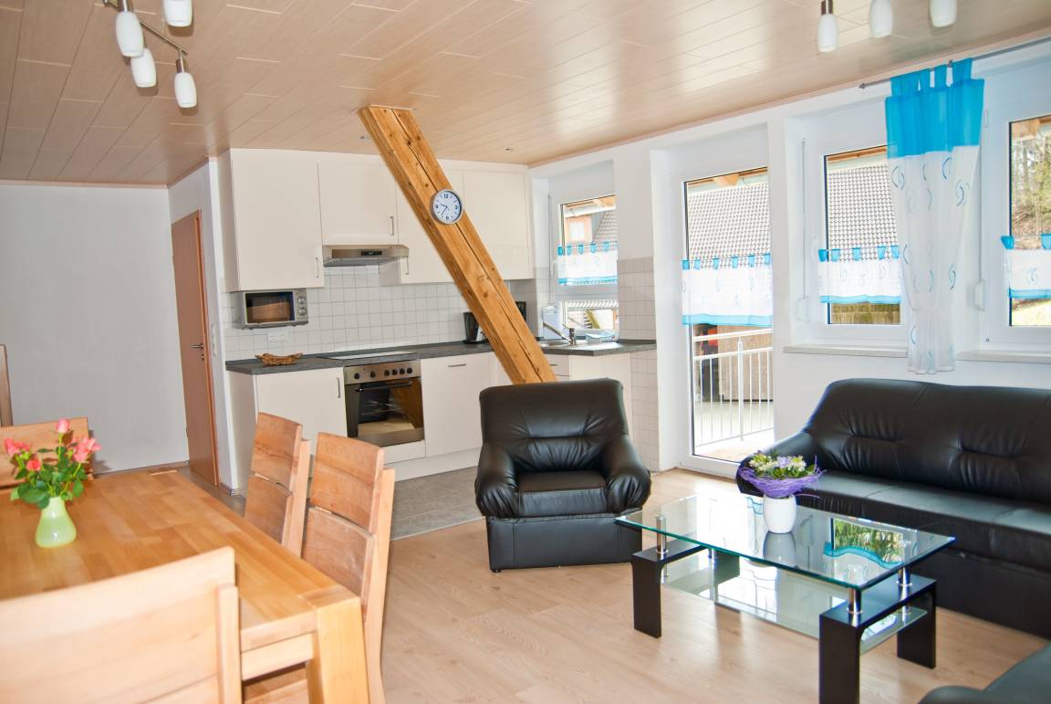 70 M² Ferienwohnung ∙ 2 Schlafzimmer ∙ 4 Gäste - Owingen