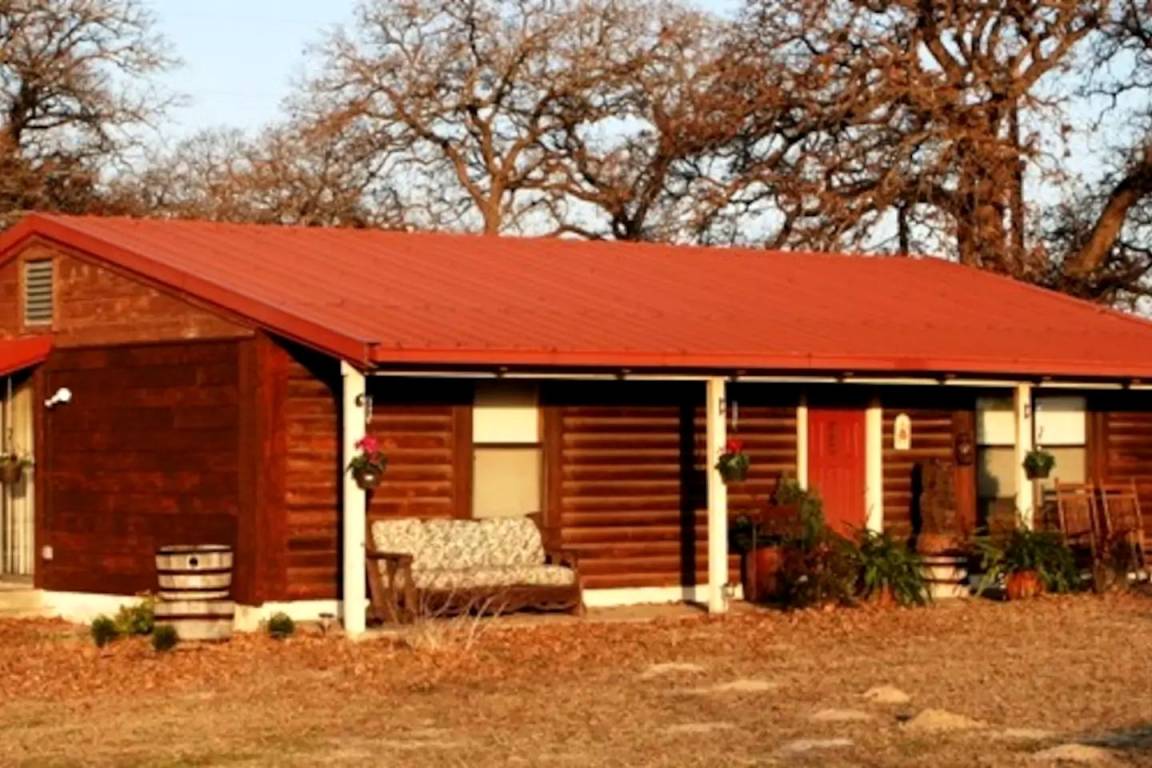 Lodge ∙ 1 Bedroom ∙ 2 Guests - Sherwood Forest Faire