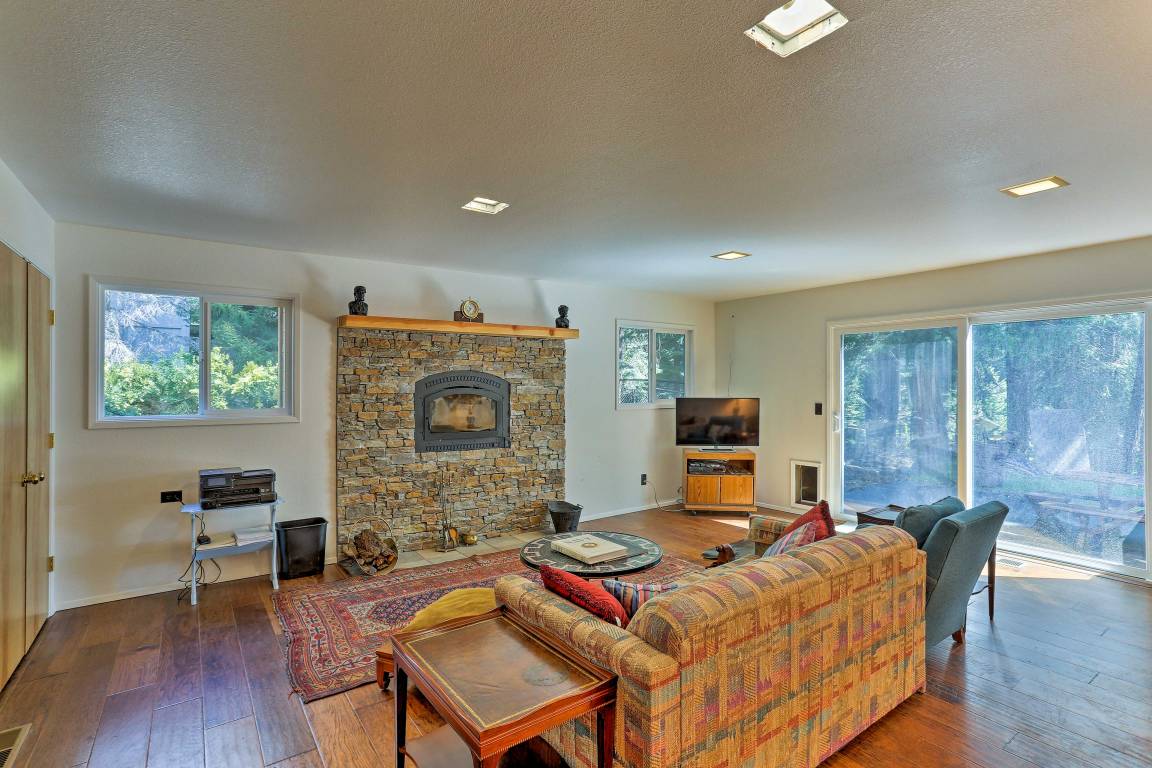 232 M² House ∙ 3 Bedrooms ∙ 6 Guests - Lake Almanor, CA