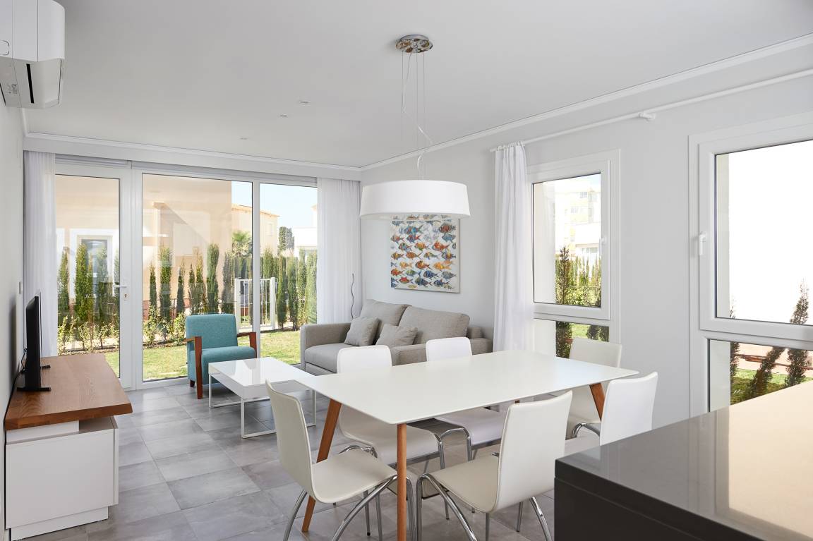 80 M² Bungalow ∙ 3 Habitaciones ∙ 5 Huéspedes - Oliva
