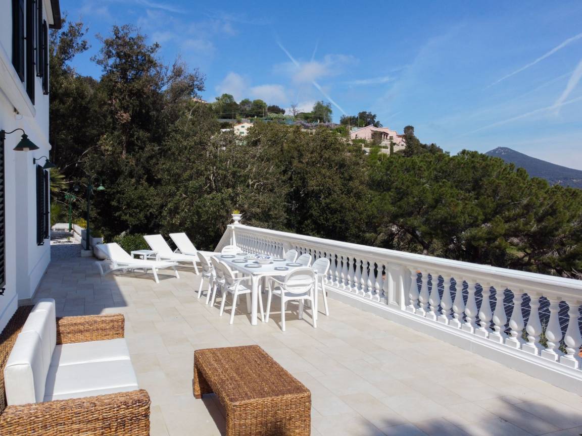 150 M² Villa ∙ 2 Bedrooms ∙ 12 Guests - Elba