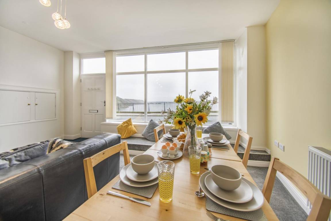 Apartment ∙ 2 Bedrooms ∙ 4 Guests - Tenby