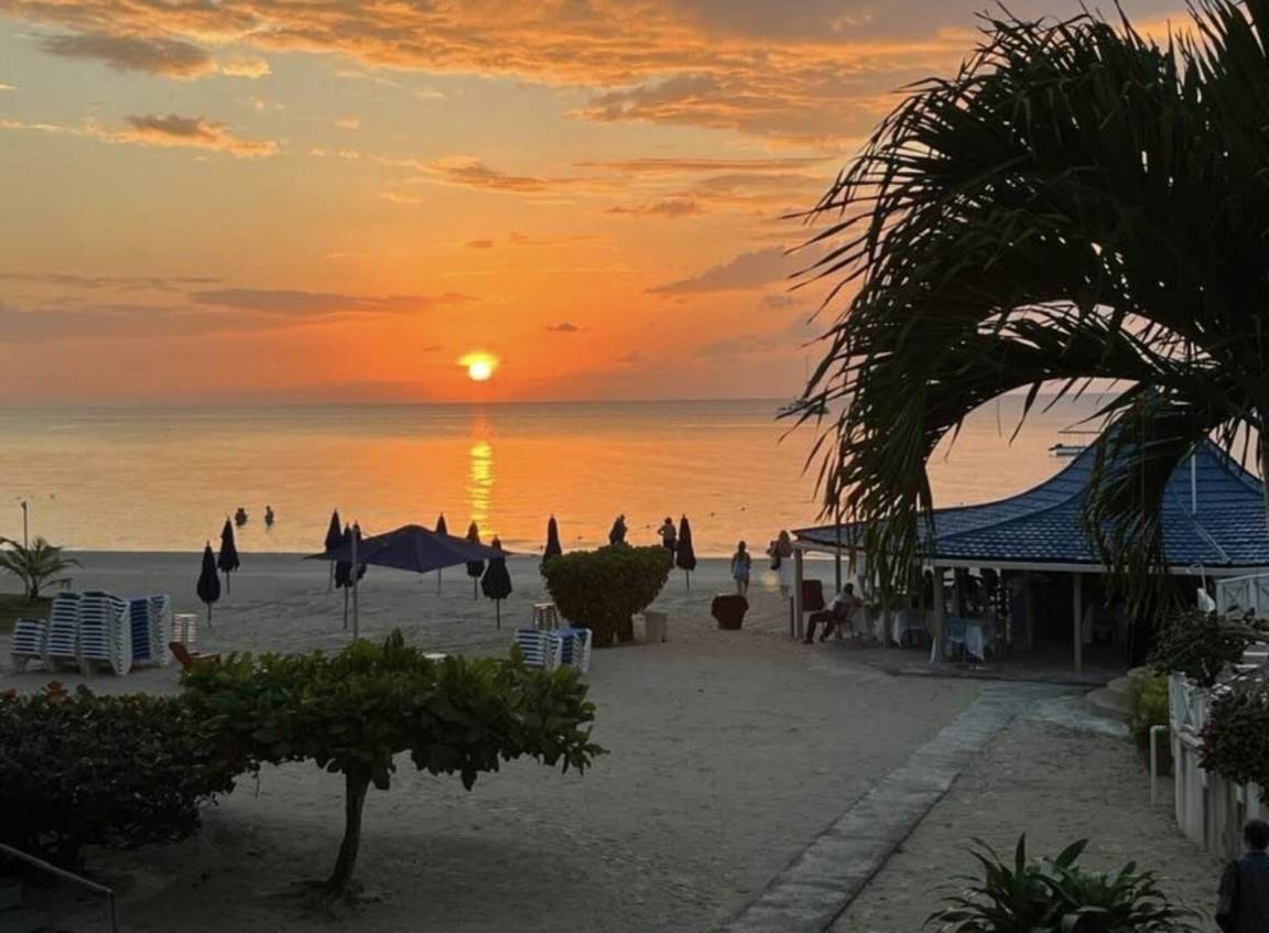 70 M² Studio Flat ∙ 1 Bedroom ∙ 2 Guests - Negril