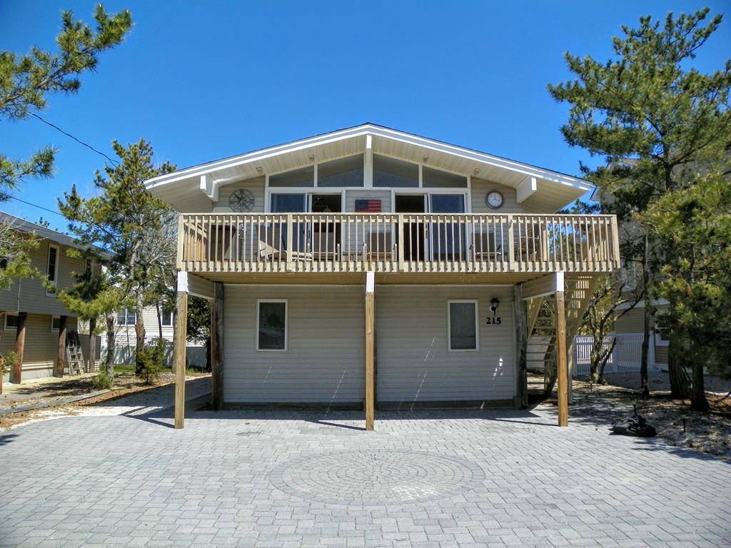 House ∙ 5 Bedrooms ∙ 14 Guests - Beach Haven, NJ