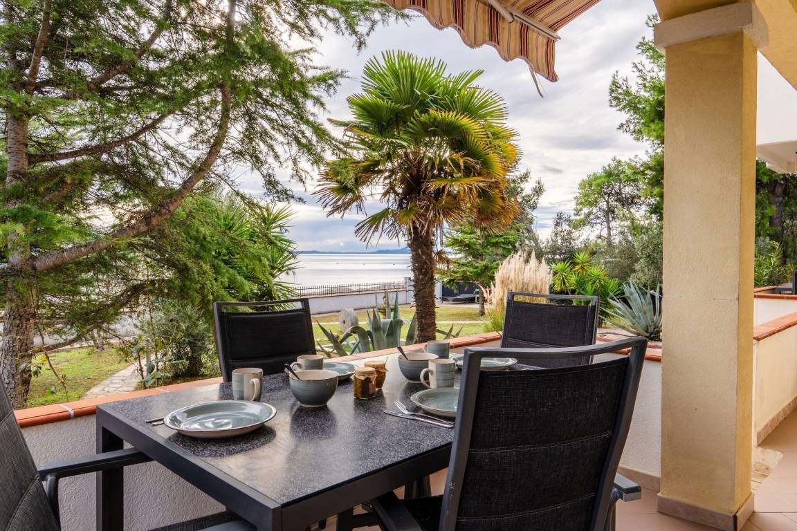 56 M² Ferienwohnung ∙ 2 Schlafzimmer ∙ 5 Gäste - Privlaka