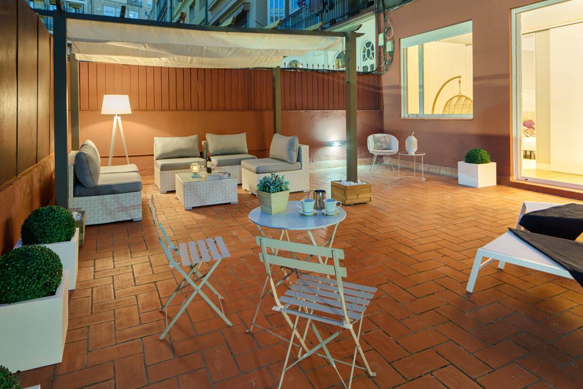 200 M² Apartment ∙ 6 Bedrooms ∙ 10 Guests - Barcelona