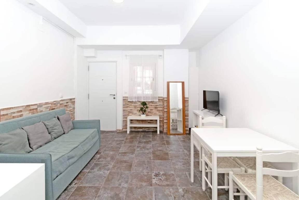 70 M² Huoneisto ∙ 2 Makuuhuonetta ∙ 4 Vierasta - Valencia