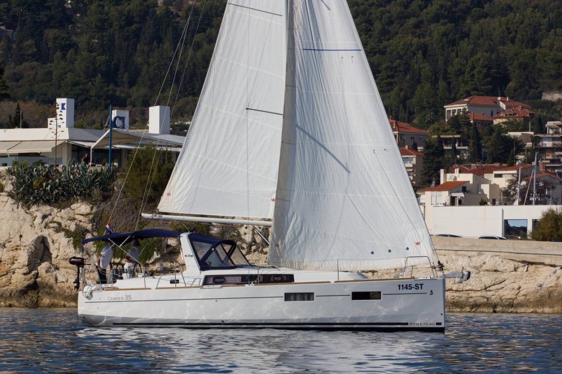 Hausboot ∙ 2 Schlafzimmer ∙ 4 Gäste - Split