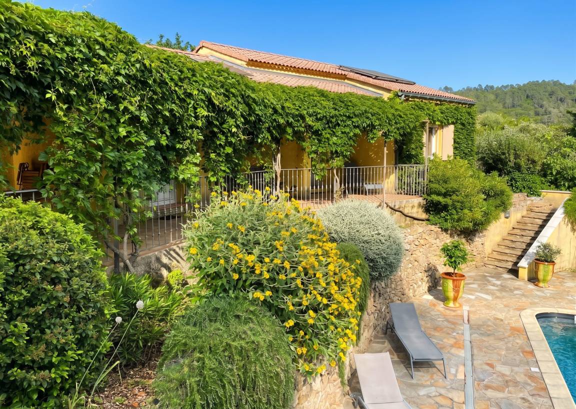140 M² Villa ∙ 4 Chambres ∙ 8 Personnes - Anduze
