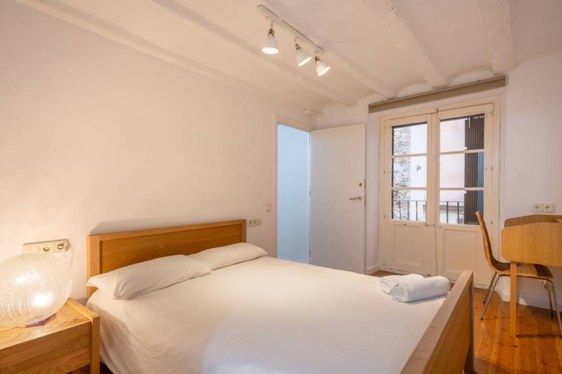70 M² Apartment ∙ 3 Bedrooms ∙ 4 Guests - Barcelona