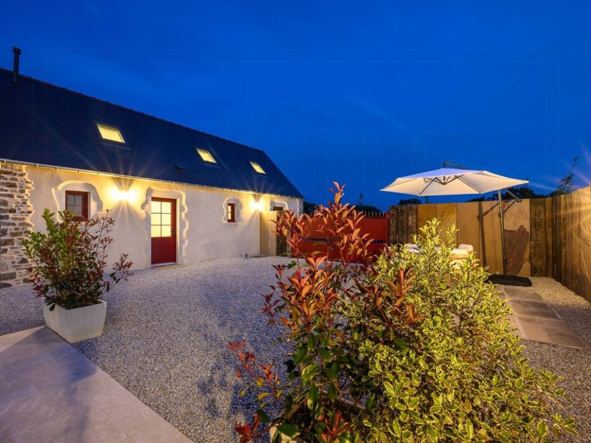 70 M² Ferienhaus ∙ 2 Schlafzimmer ∙ 4 Gäste - Portbail