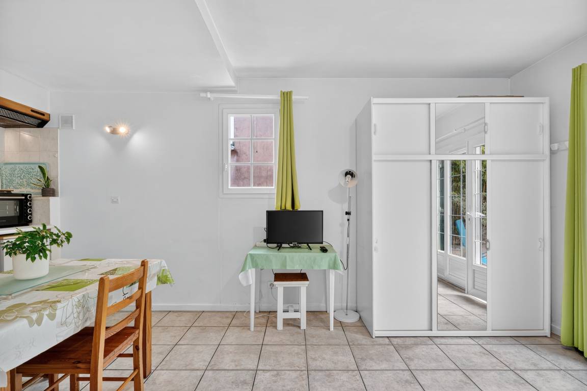 25 M² Studio ∙ 2 Personnes - Le Pradet