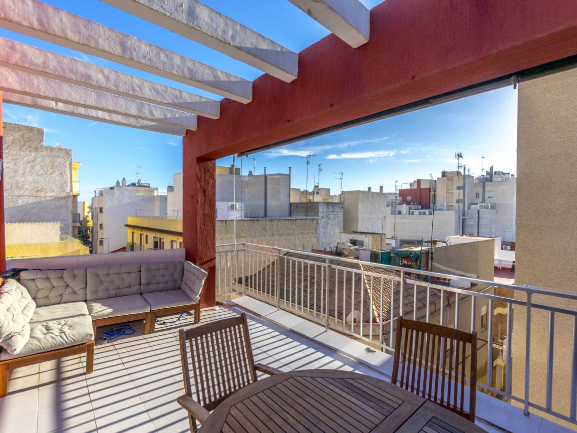 90 M² Apartamento ∙ 3 Habitaciones ∙ 5 Huéspedes - Santa Pola