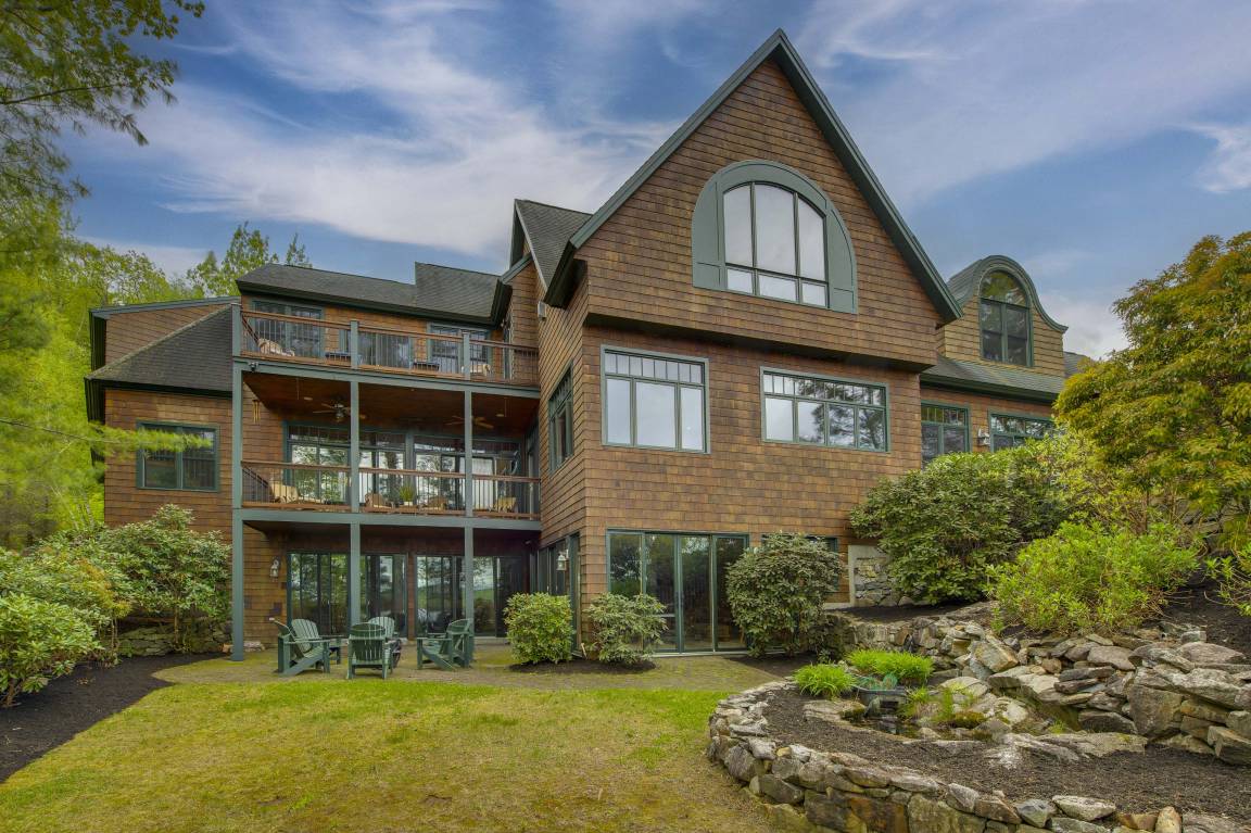 882 M² House ∙ 6 Bedrooms ∙ 12 Guests - Wolfeboro, NH