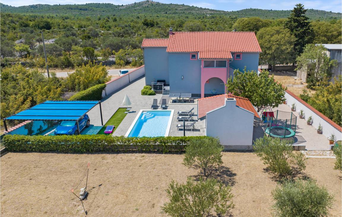 152 M² Ferienhaus ∙ 4 Schlafzimmer ∙ 8 Gäste - Tisno