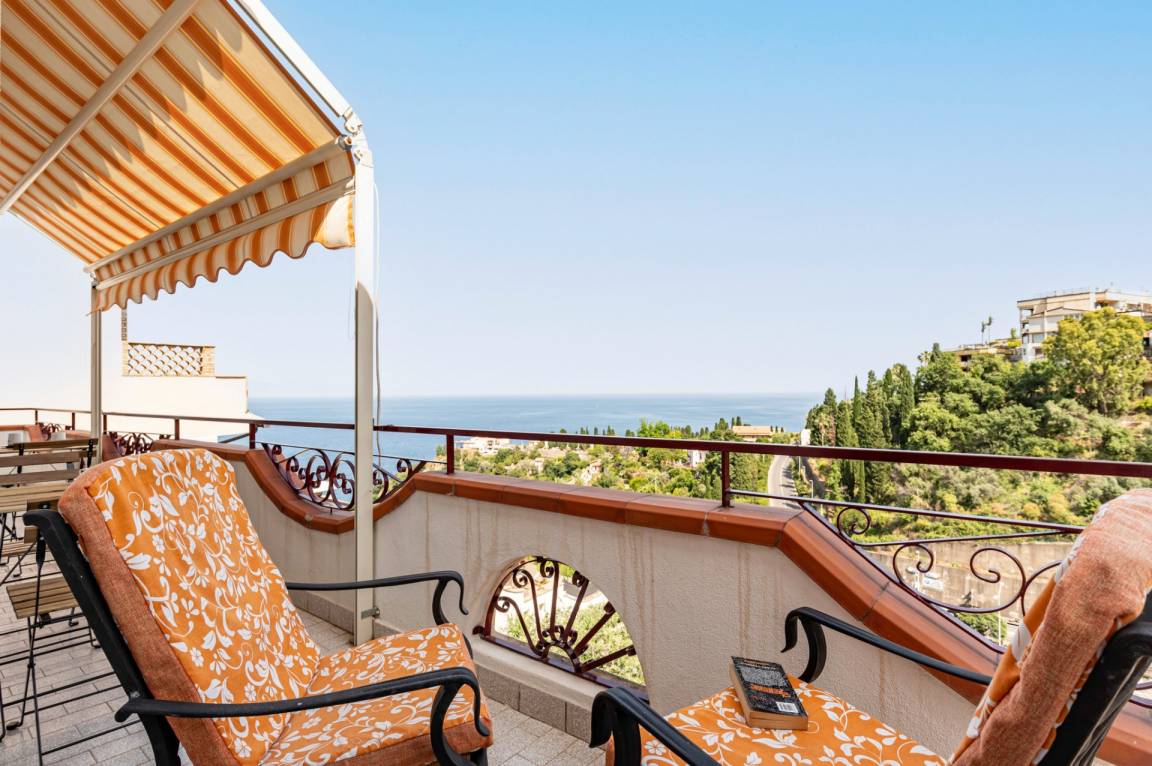 127 M² Apartment ∙ 3 Bedrooms ∙ 6 Guests - Taormina