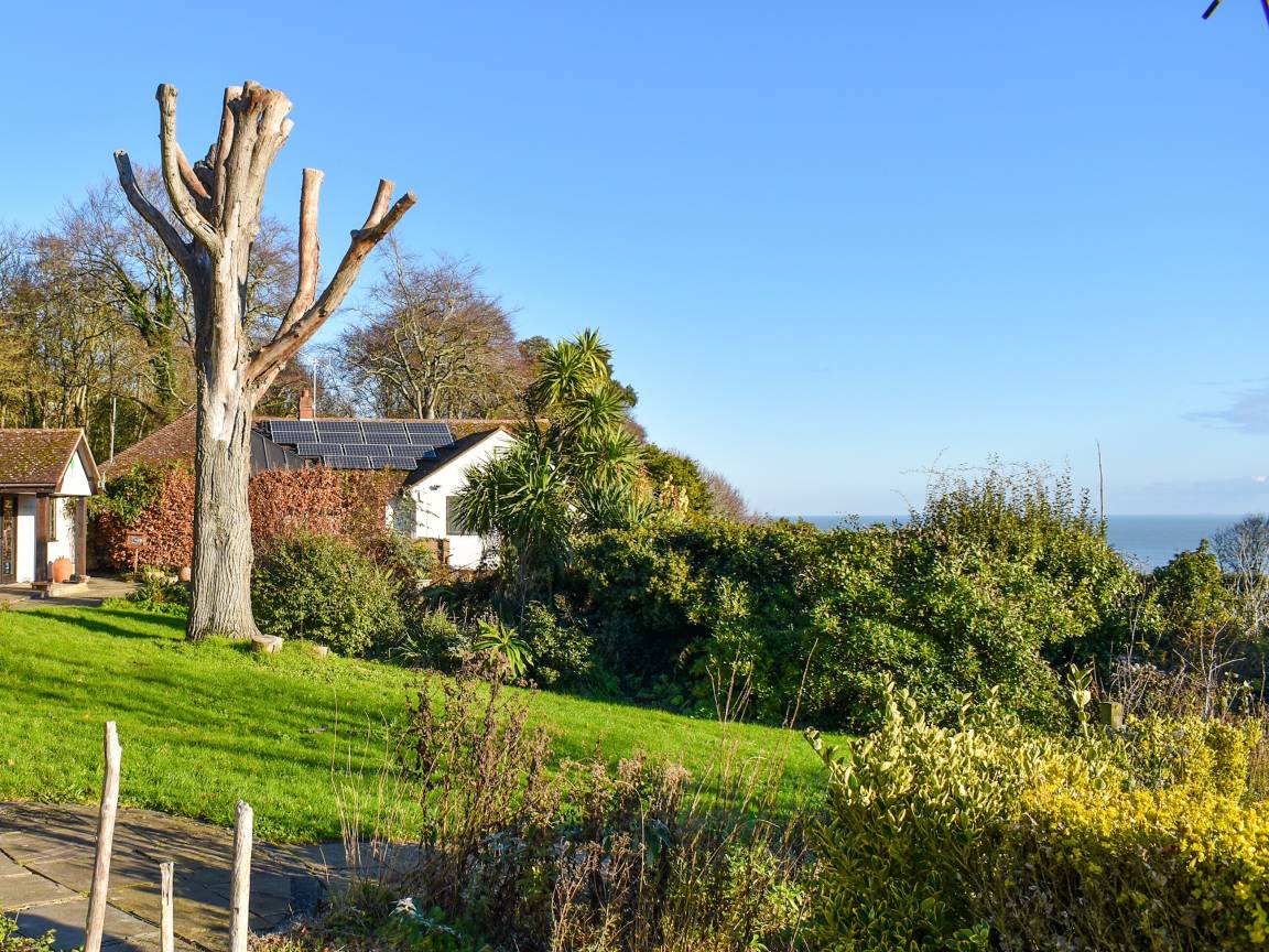Cottage ∙ 4 Bedrooms ∙ 8 Guests - Dover