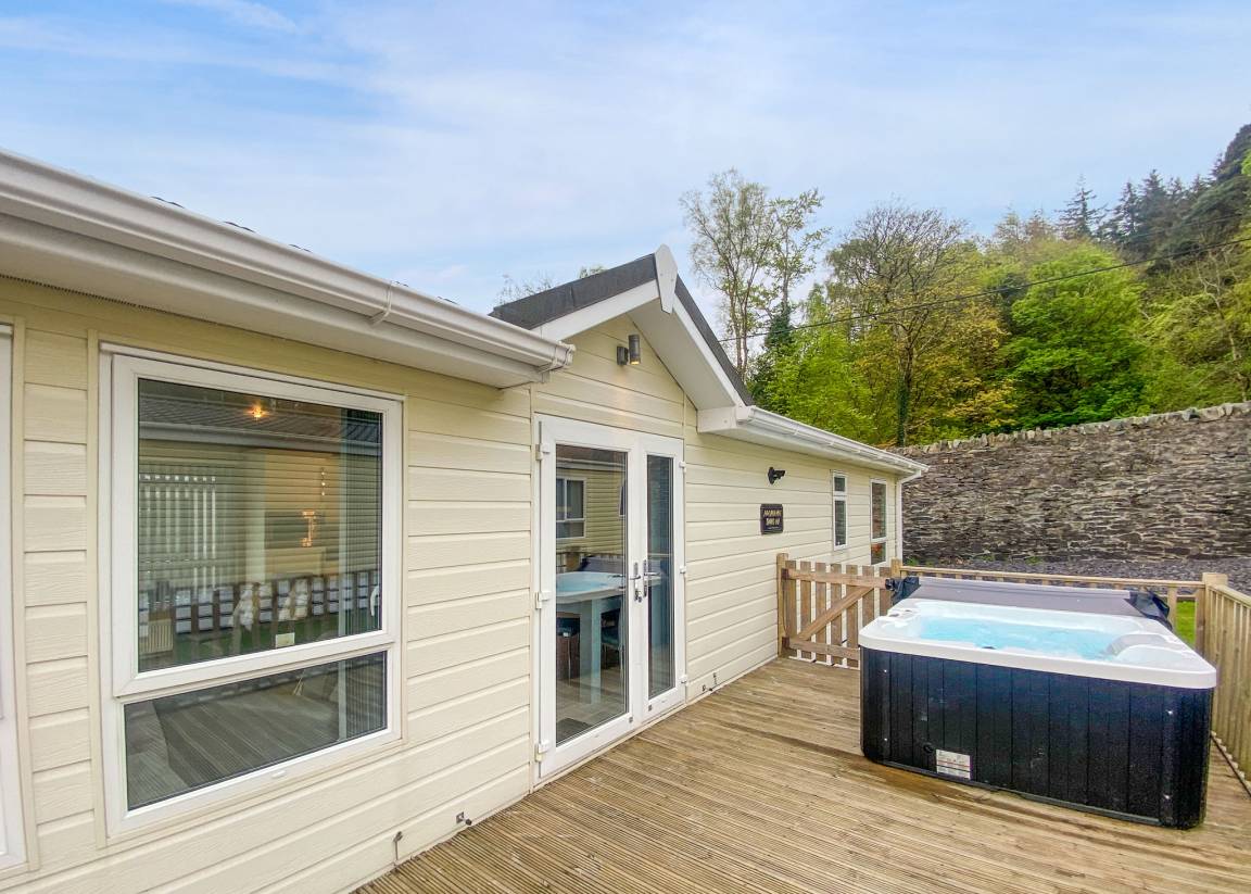 Chalet ∙ 2 Bedrooms ∙ 4 Guests - Anglesey