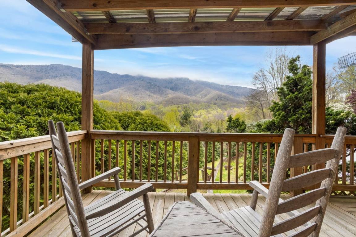 148 M² Cabin ∙ 4 Bedrooms ∙ 9 Guests - Linville, NC