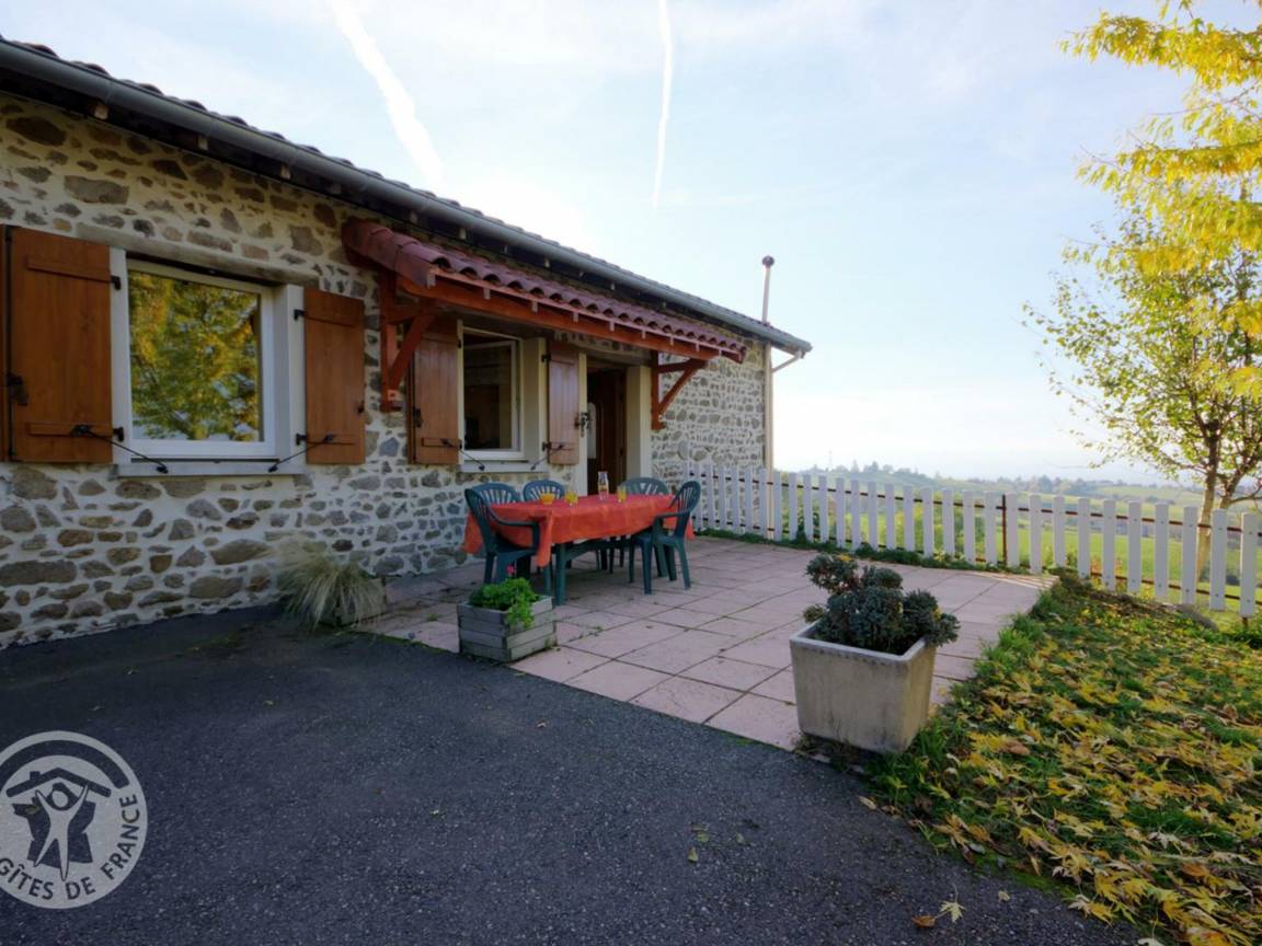 70 M² Cottage ∙ 2 Slaapkamers ∙ 4 Gasten - Saint-Galmier