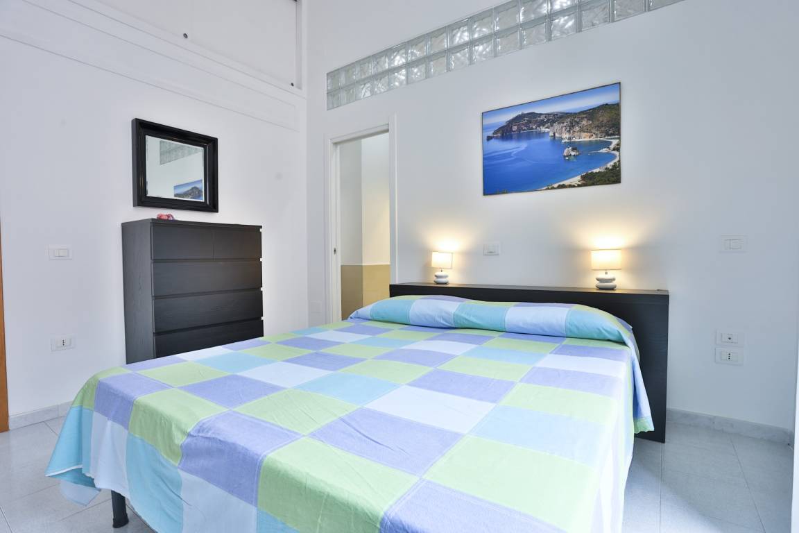 15 M² Monolocale ∙ 1 Camera Da Letto ∙ 2 Ospiti - Salerno