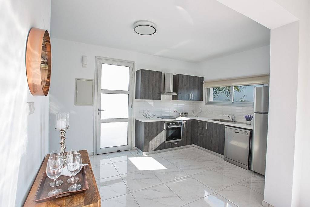 300 M² Villa ∙ 3 Bedrooms ∙ 6 Guests - Айя Напа
