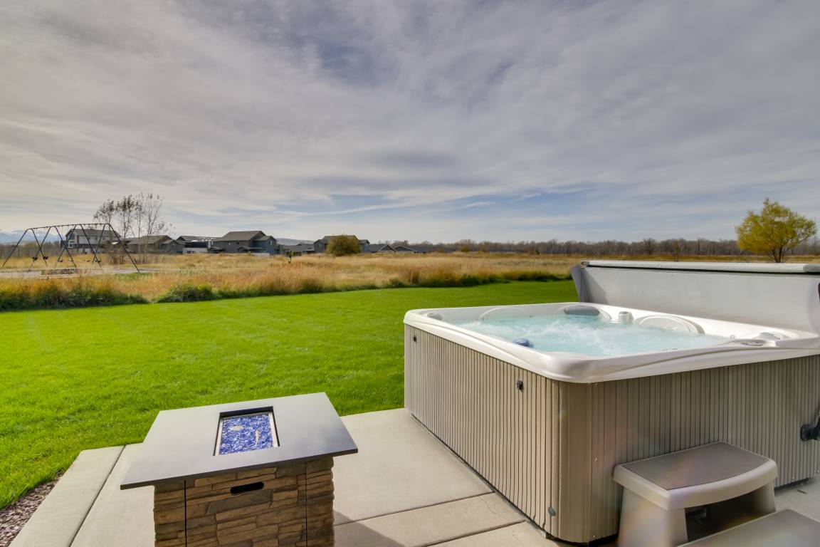 339 M² House ∙ 7 Bedrooms ∙ 14 Guests - Gallatin Gateway, MT
