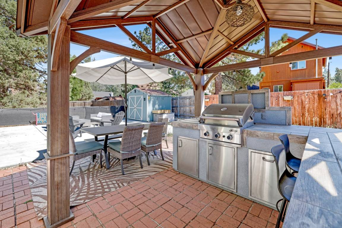 100 M² Cabin ∙ 2 Bedrooms ∙ 6 Guests - Big Bear