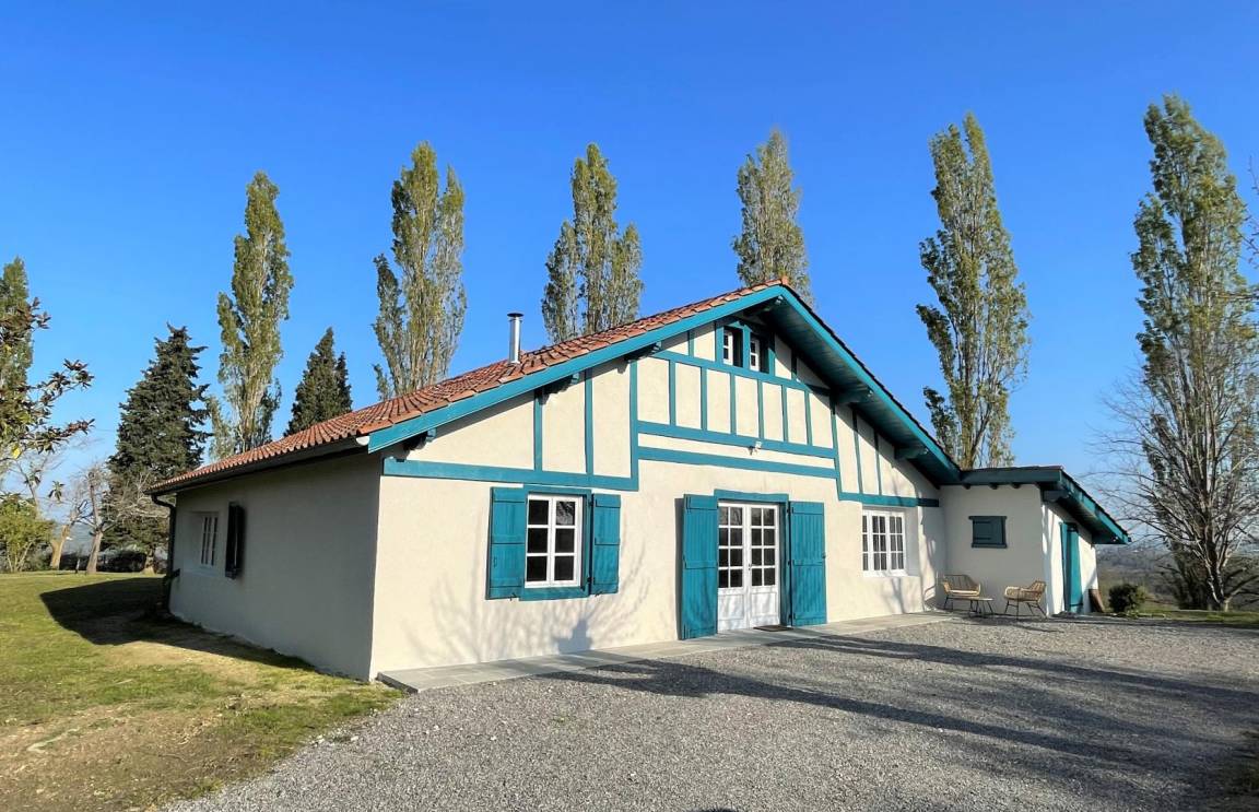 180 M² Gîte ∙ 4 Chambres ∙ 7 Personnes - Urt