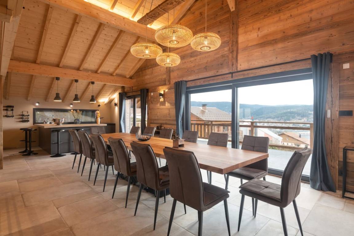 300 M² Chalet ∙ 7 Chambres ∙ 14 Personnes - Lorraine