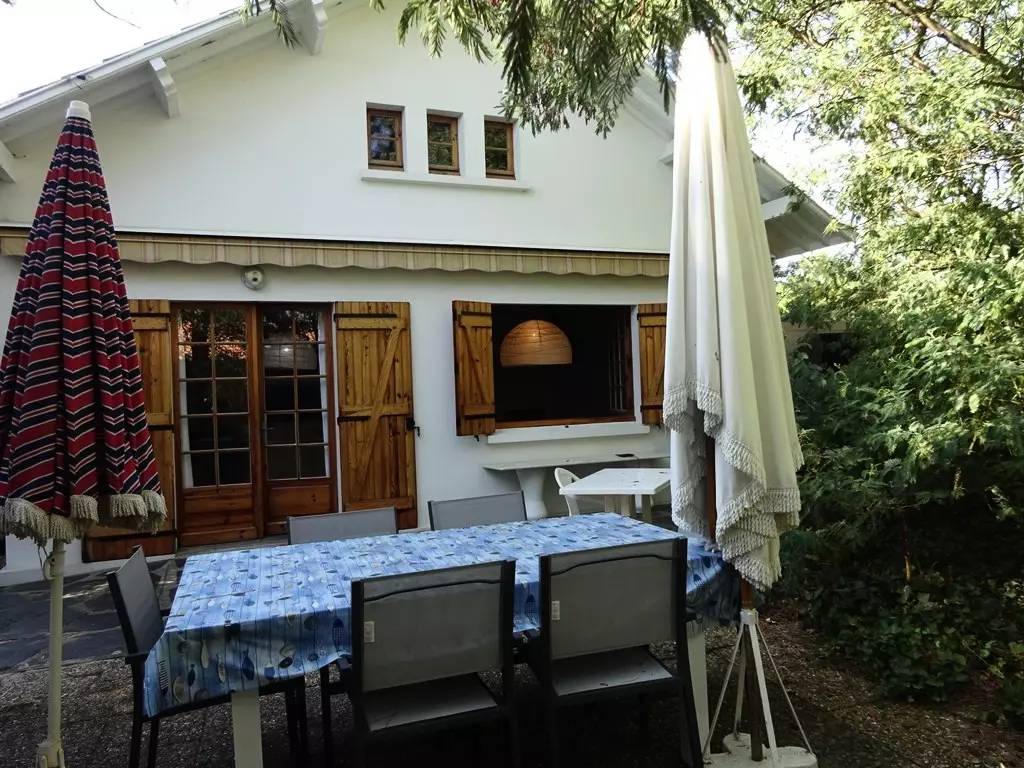 100 M² Ferienhaus ∙ 4 Schlafzimmer ∙ 8 Gäste - Biscarrosse